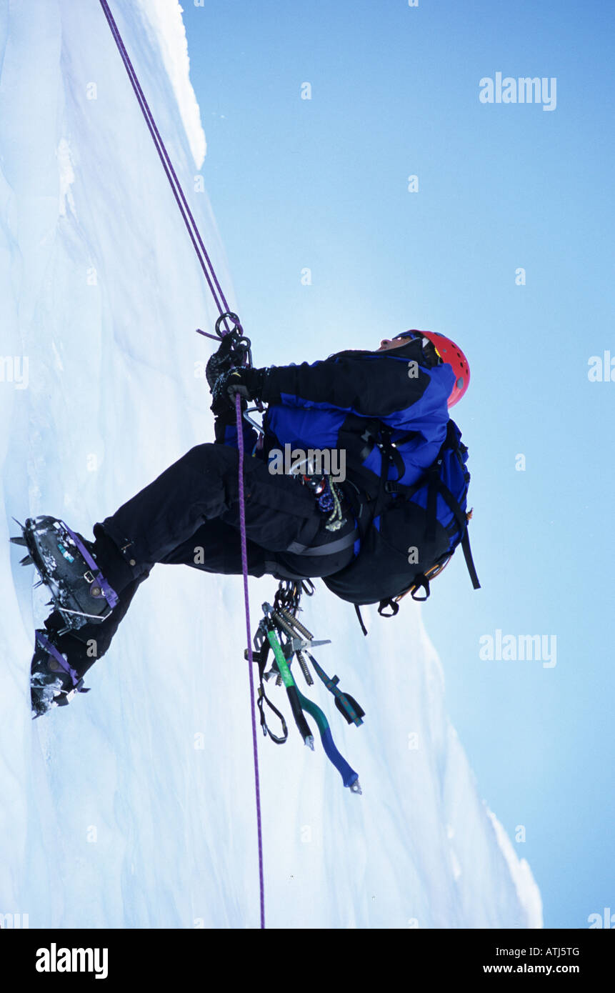 Abseil guide hi-res stock photography and images - Alamy