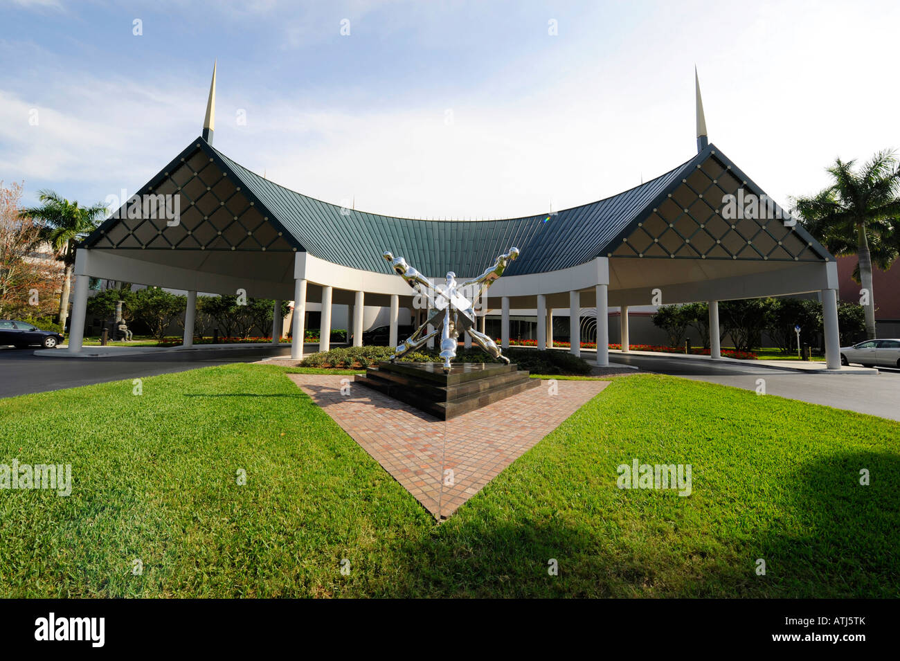 Philharmonic center for the arts hi-res stock photography and images ...