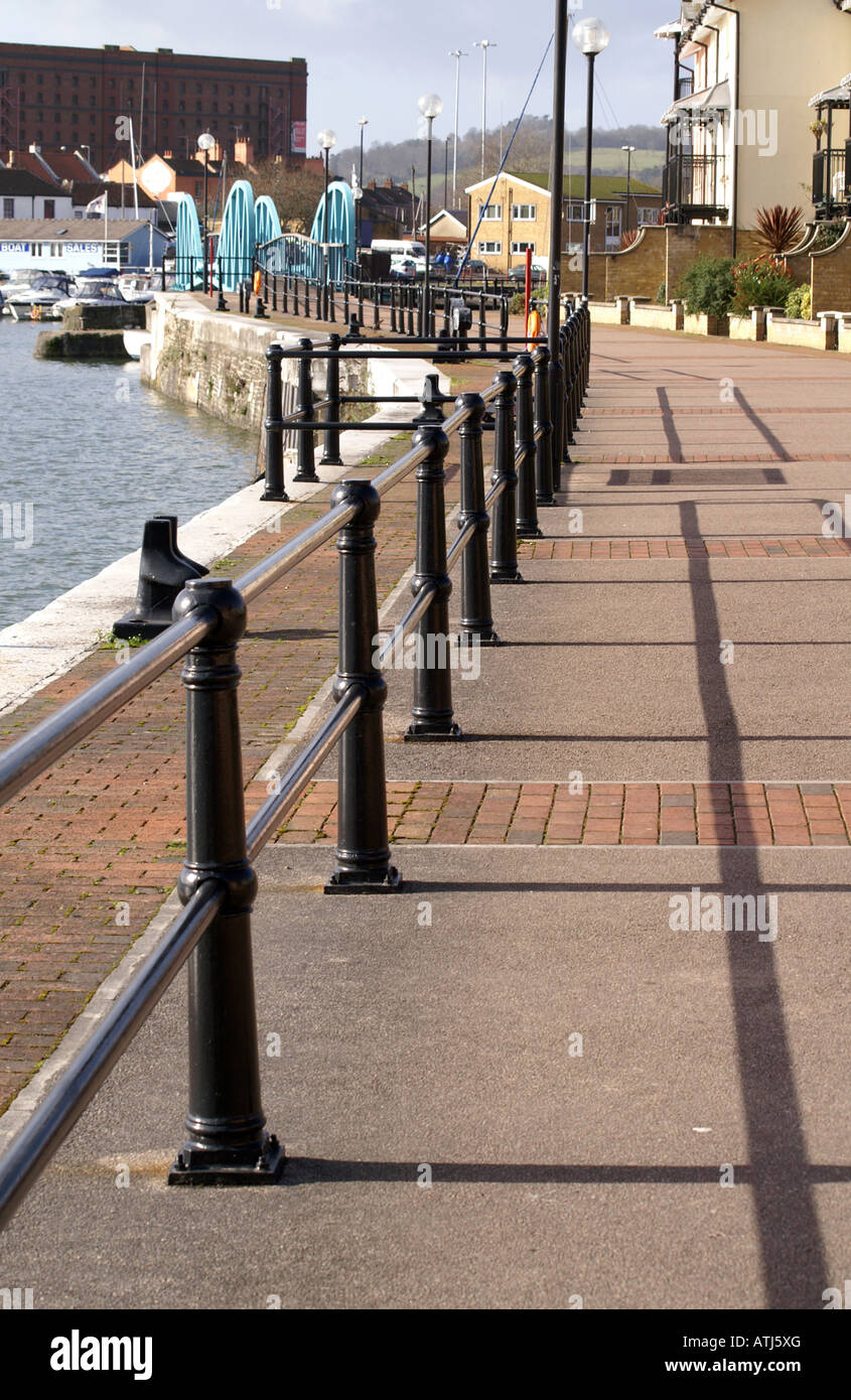 Dockside railings hi-res stock photography and images - Alamy