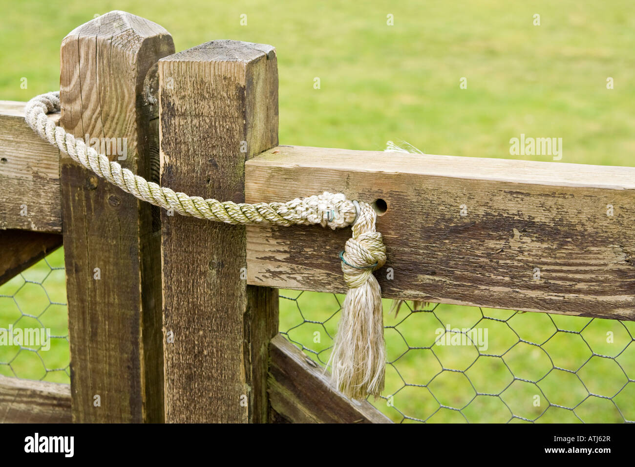 Fastened to gate hi-res stock photography and images - Alamy