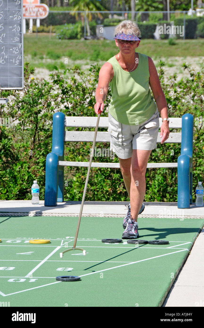 Shuffle board hi-res stock photography and images - Alamy