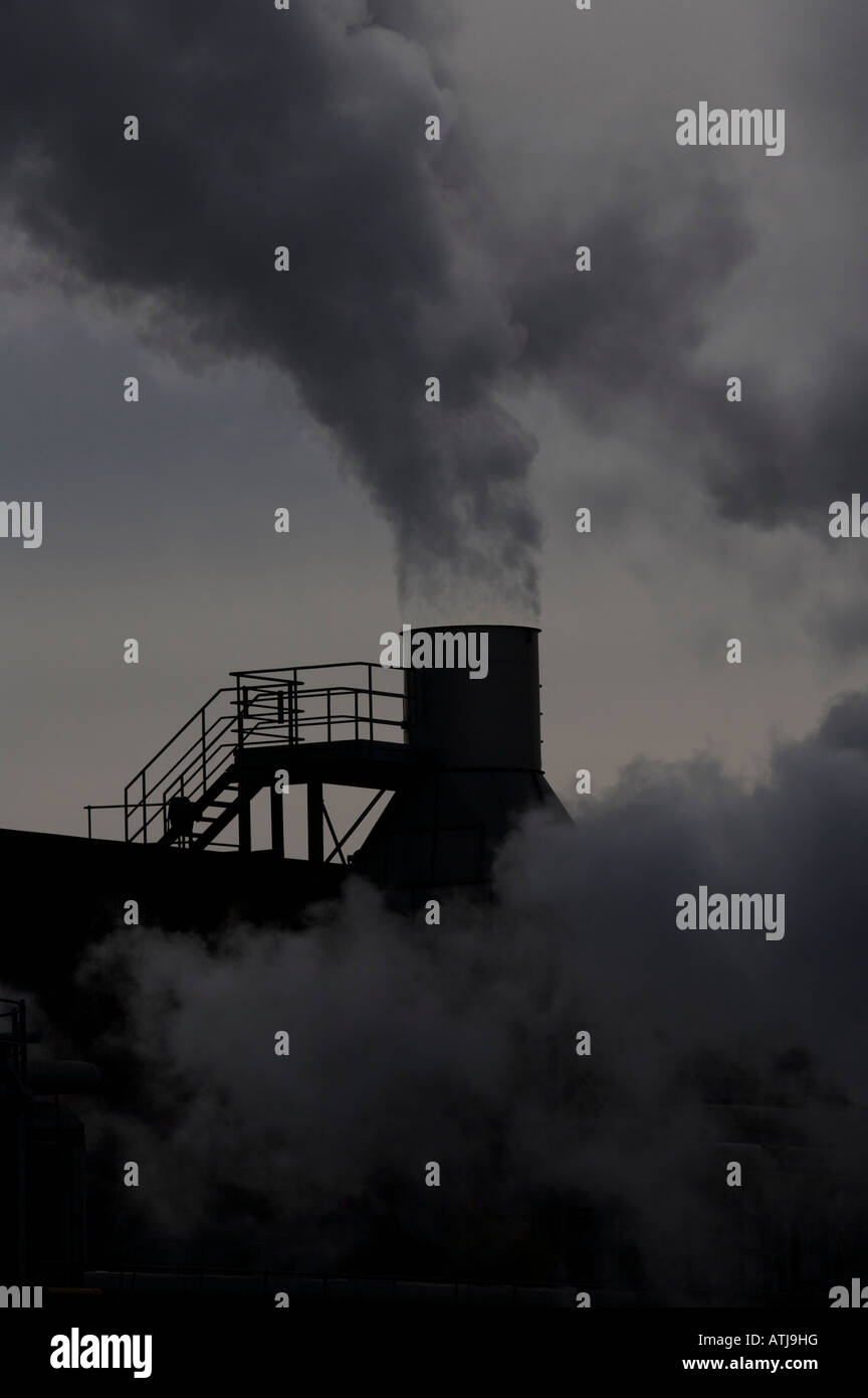 Dark black smoke from chimney hi-res stock photography and images - Alamy