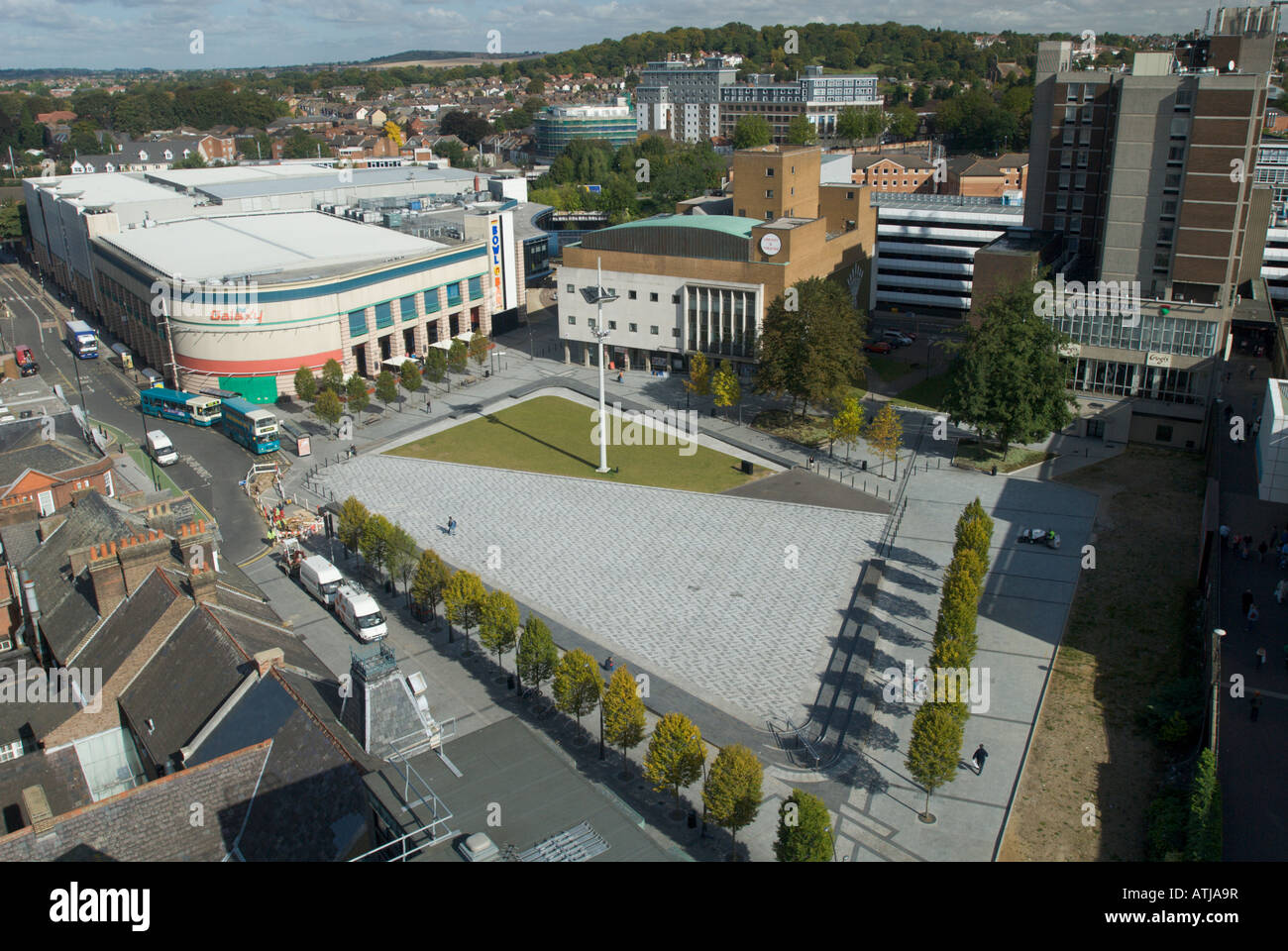 Luton town centre High Resolution Stock Photography and Images - Alamy