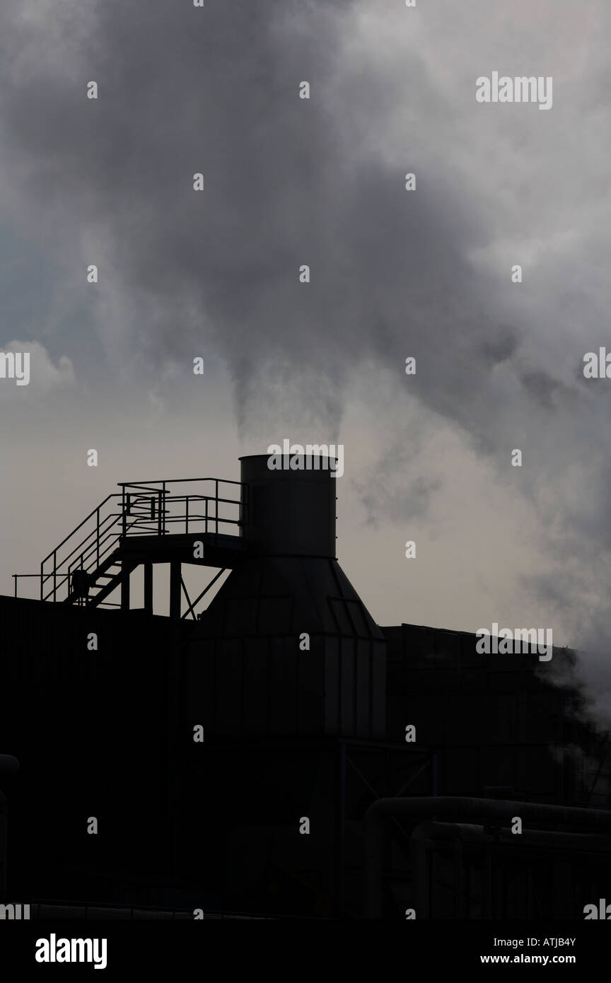 Pollution from smokey chimney hi-res stock photography and images - Alamy