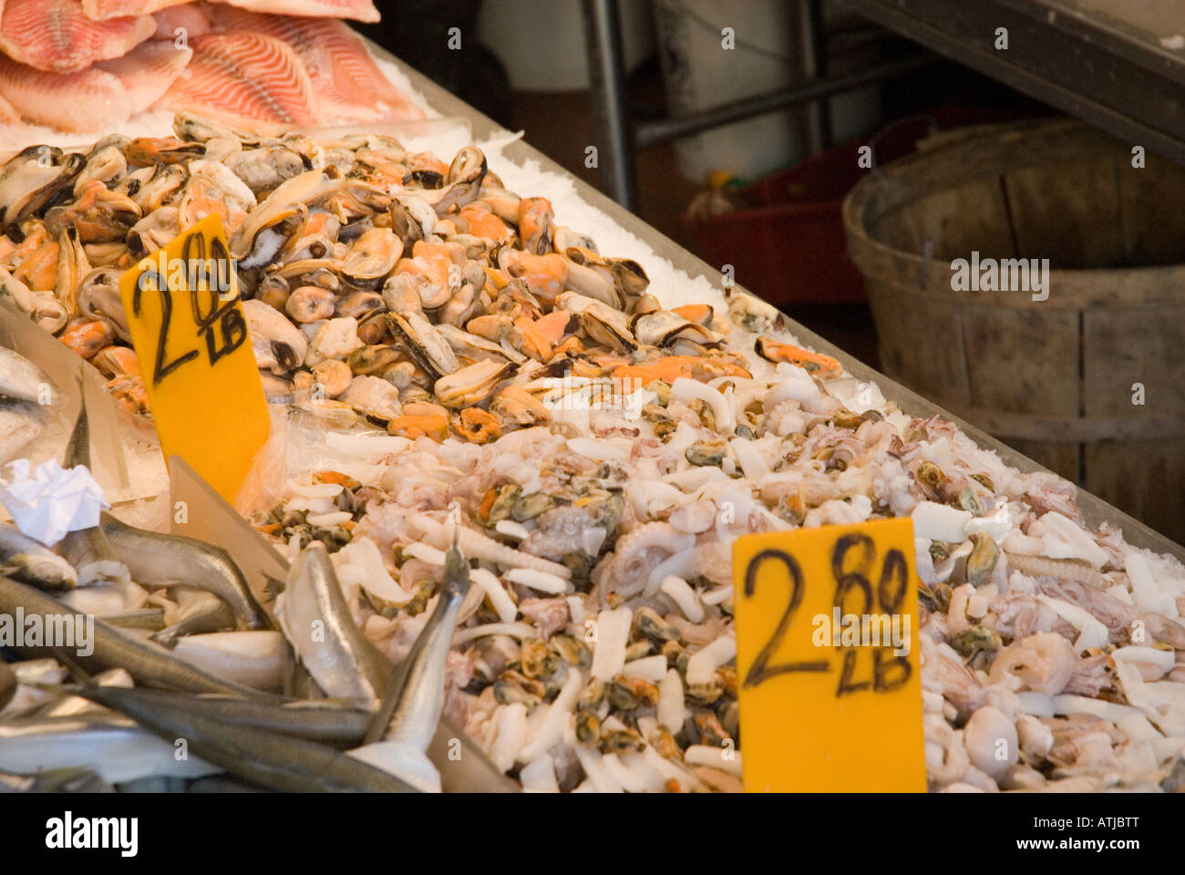Outdoor fish market on Canal street in Chinatown, New York City Stock ...