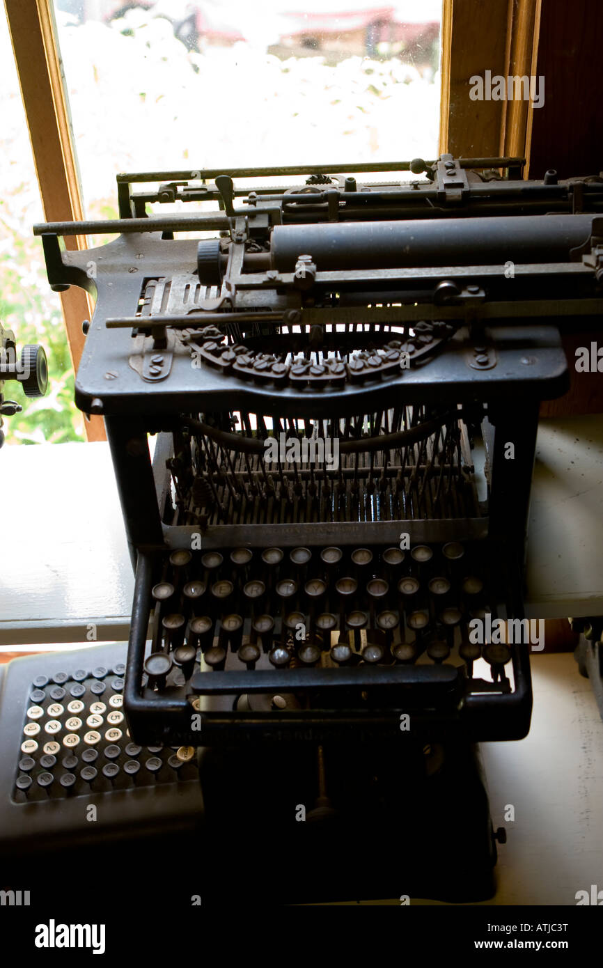 1930s typewriter hi-res stock photography and images - Alamy