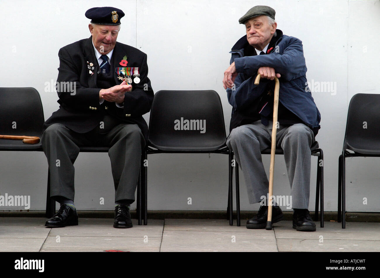 Reminiscing hi-res stock photography and images - Alamy