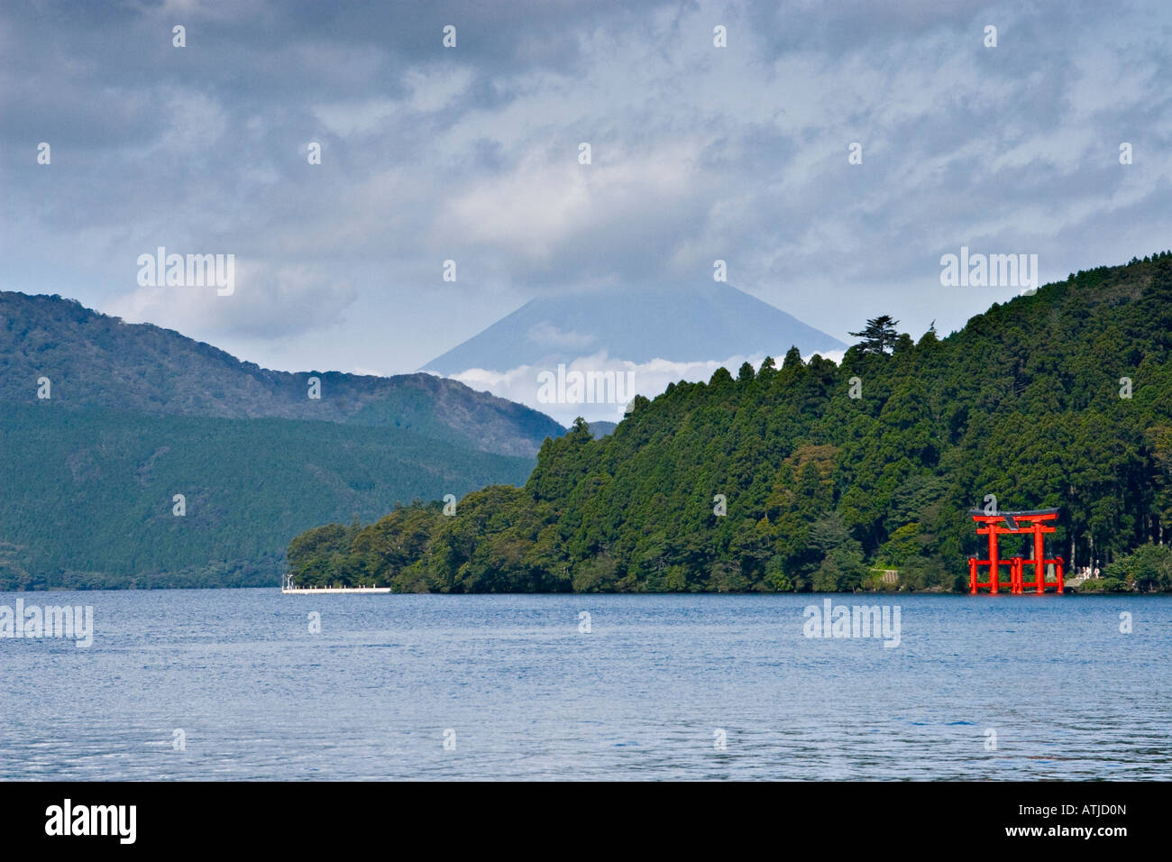 Ashino-ko temple, Lake Ashi, Mount Fuji, Hakone, Japan Stock Photo - Alamy