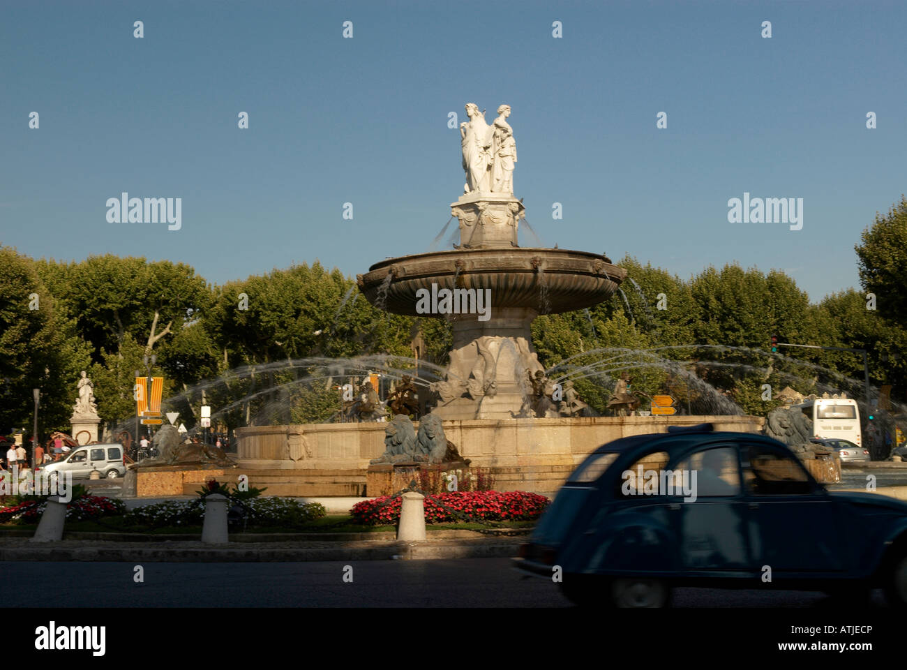 fountain aix en provence france Stock Photo - Alamy