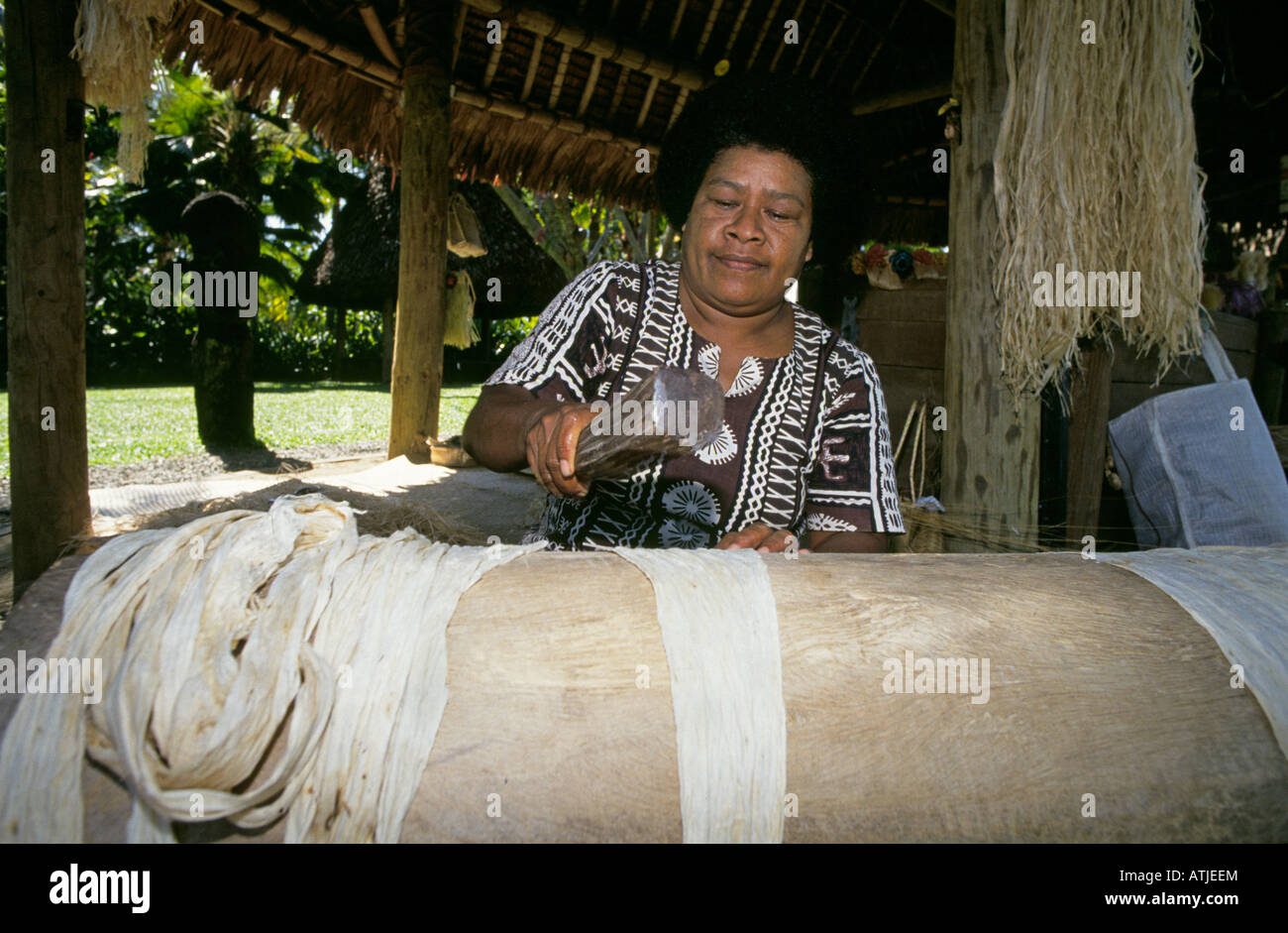 Fiji traditional clothing hi-res stock photography and images - Alamy