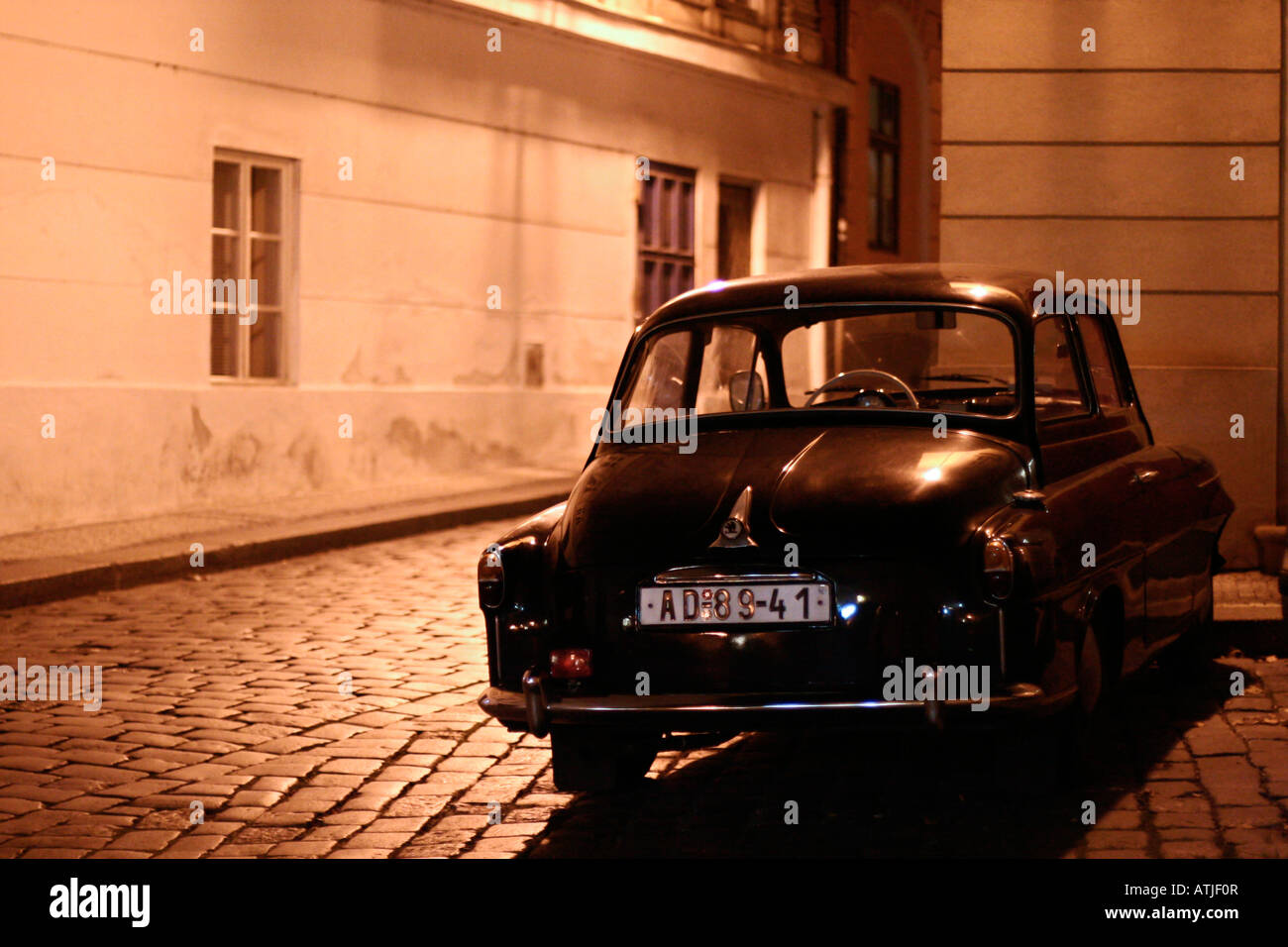 Car on empty parking night hi-res stock photography and images - Alamy
