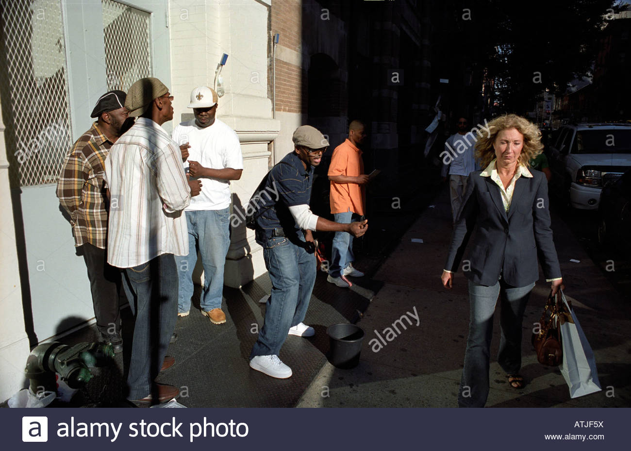 Street Singers Stock Photos & Street Singers Stock Images - Alamy
