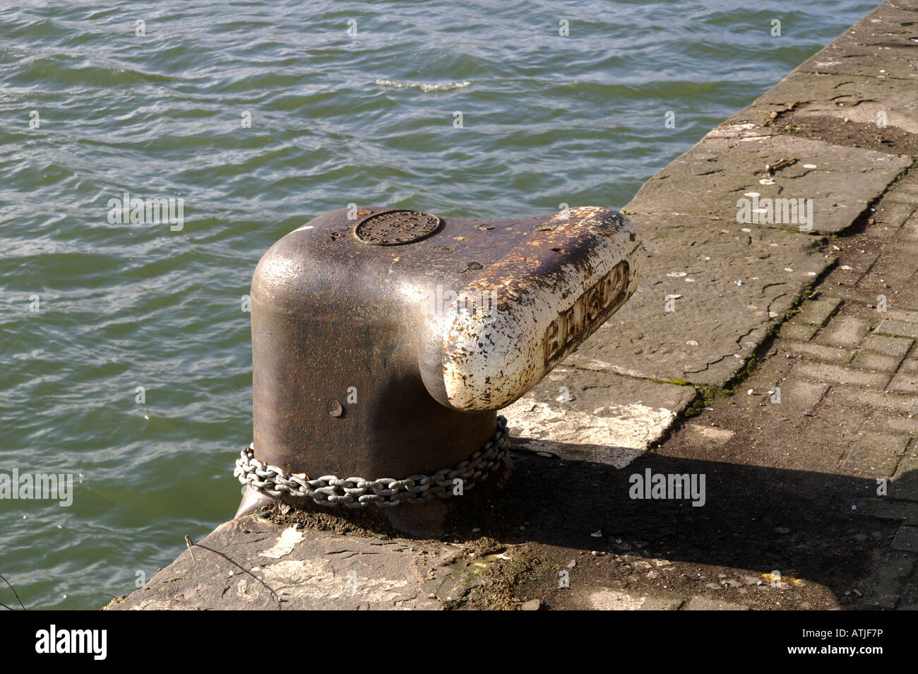 Bollard Mardyke Wharf Bristol Harbour England Stock Photo - Alamy
