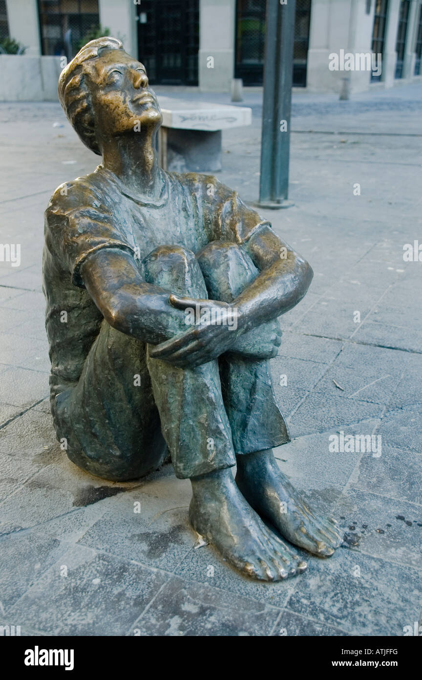 Seated man statue hi-res stock photography and images - Alamy