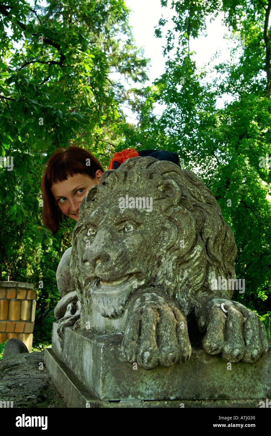 Statue herself hi-res stock photography and images - Alamy