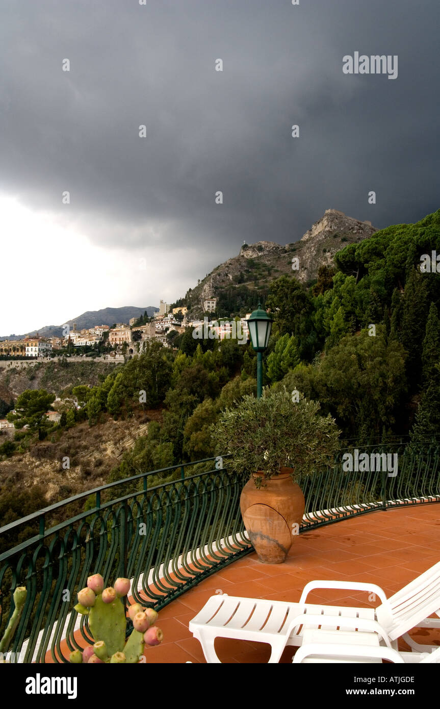 Bad weather tour hi-res stock photography and images - Alamy