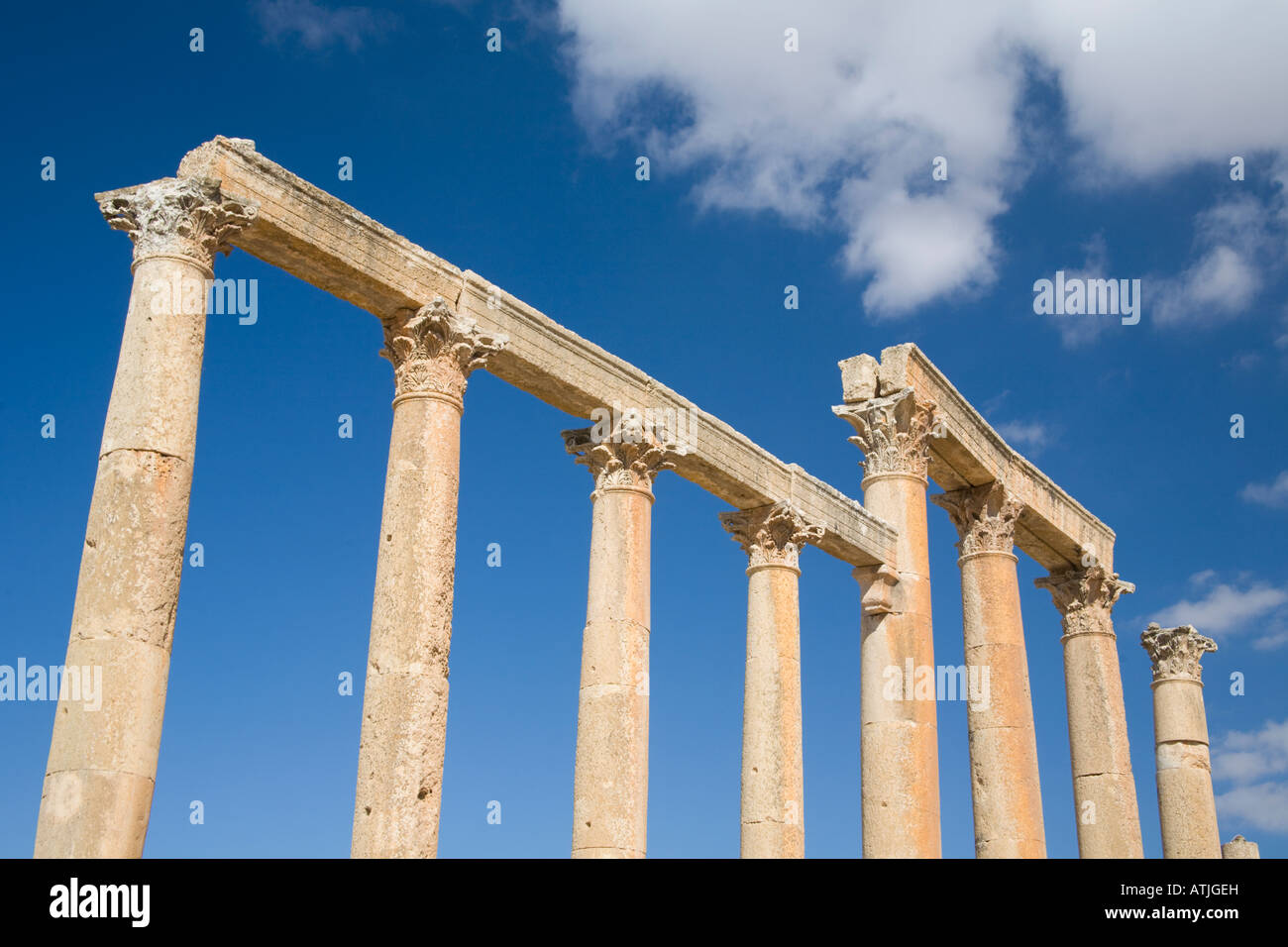 Corinthian Columns, Jerash, Jordan Stock Photo - Alamy