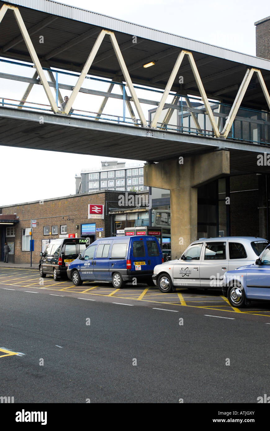 Luton Rail Station High Resolution Stock Photography and Images - Alamy