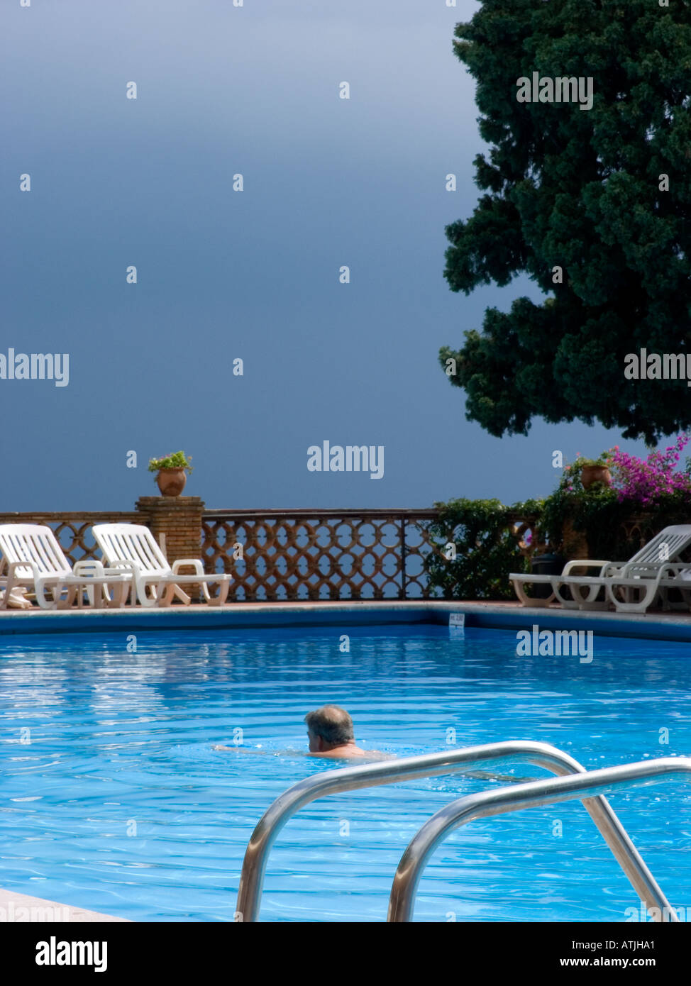 Storm pool hi-res stock photography and images - Alamy