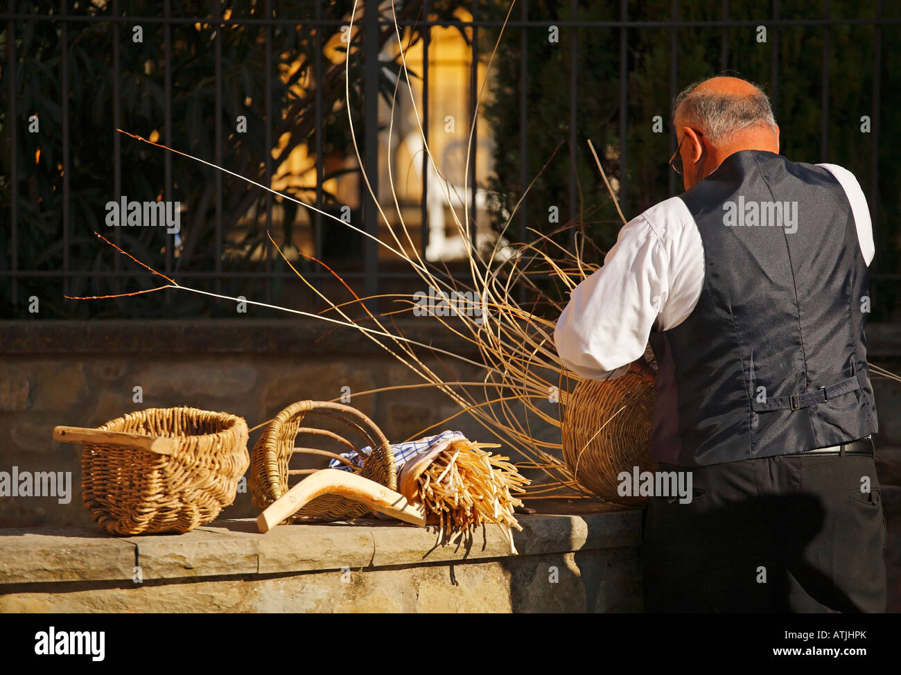 Weaving basket, Tuscany, Italy Stock Photo - Alamy