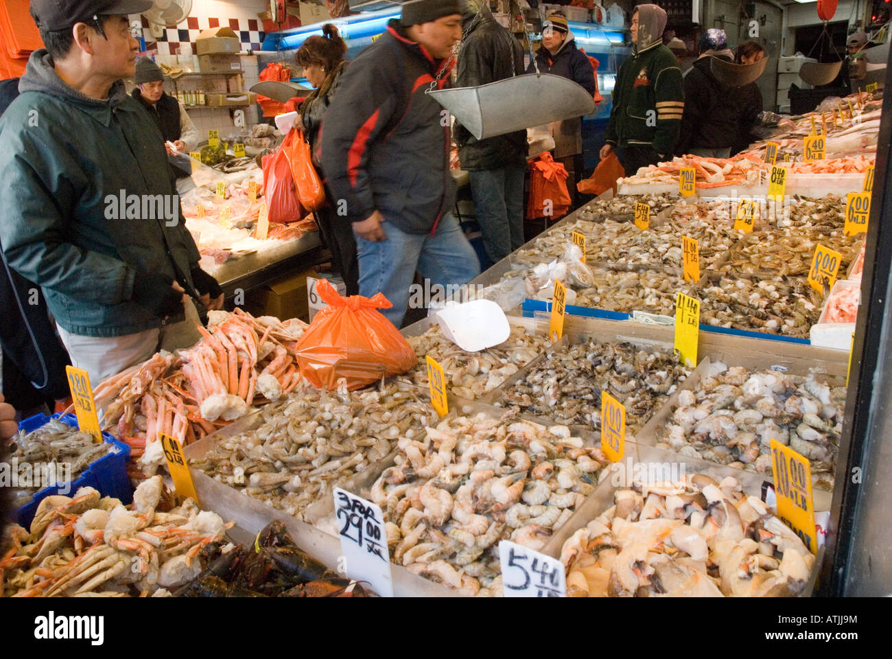 Outdoor fish market on Canal Street in Chinatown, New York City Stock ...