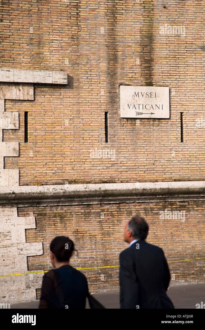 Vatican museums sign hi-res stock photography and images - Alamy