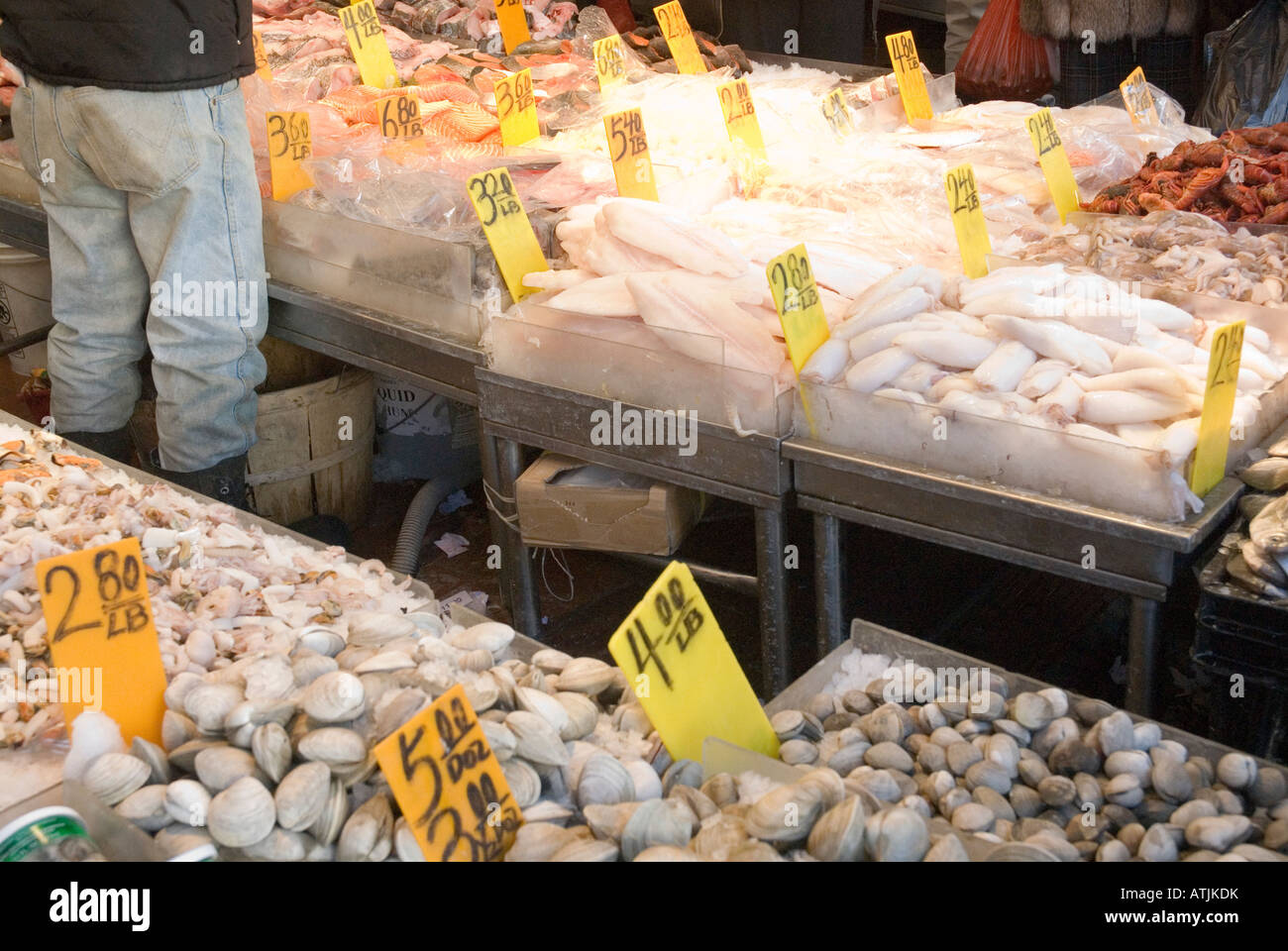 Outdoor fish market on Canal street in Chinatown, New York City Stock ...