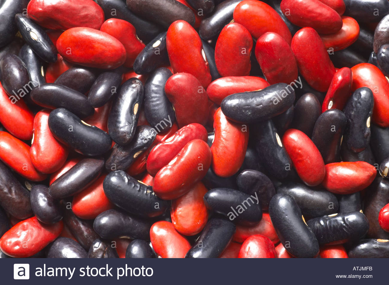 Kidney beans scattered close hi-res stock photography and images - Alamy