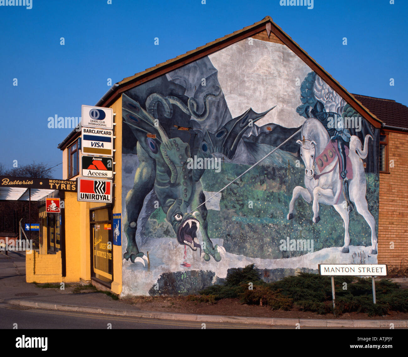"George and the Dragon Mural" (now destroyed), Swindon, Wiltshire, UK ...