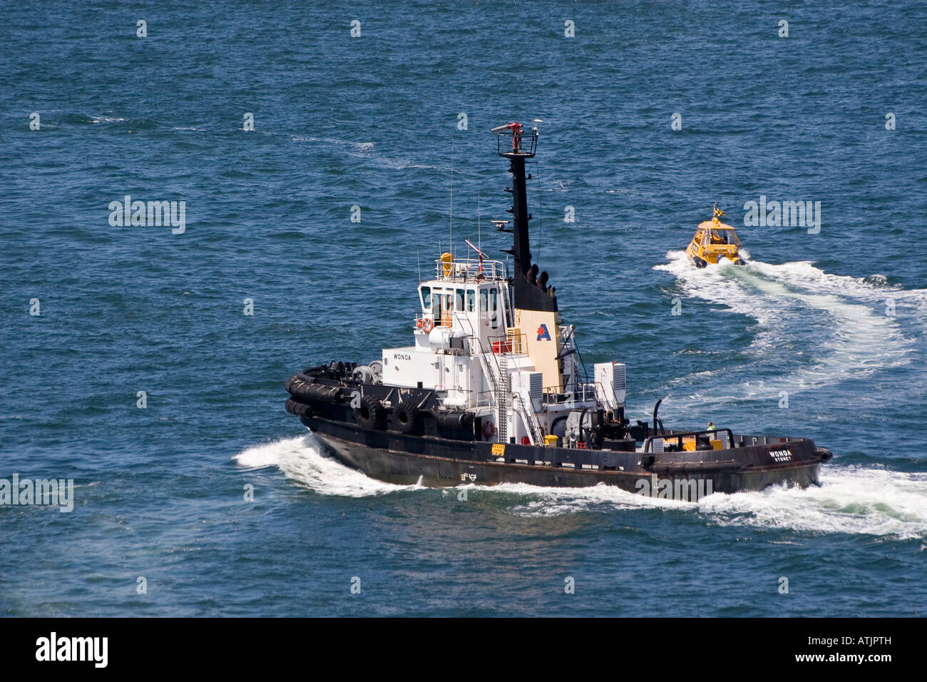 The Tug Wonga in Sydney Harbour The Wonga is 32 metres and was completed in 1983 Stock Photo - Alamy