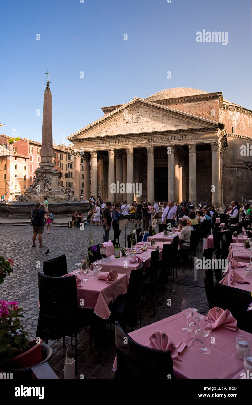 Pantheon and Piazza della Rotunda Rome Italy Stock Photo - Alamy