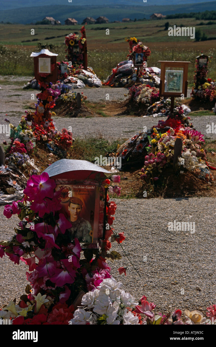 Kosovan liberation army hi-res stock photography and images - Alamy