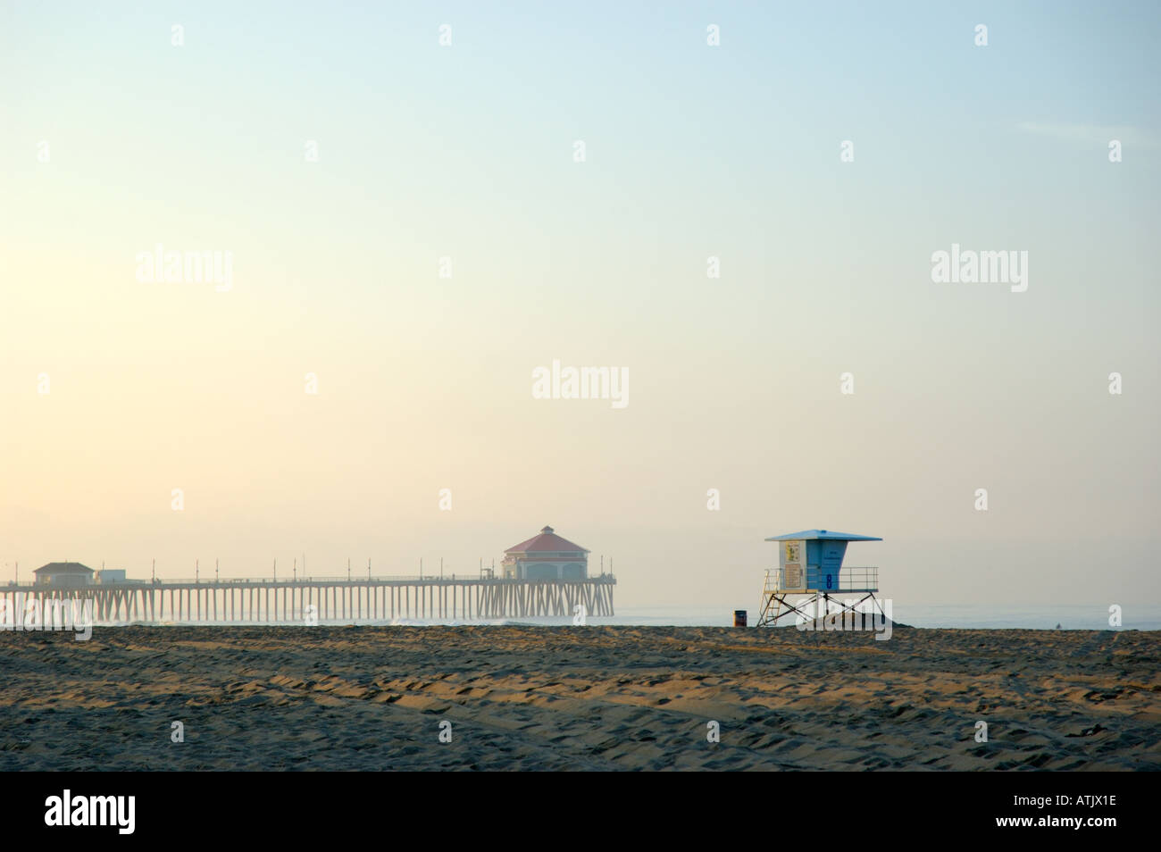 Manhattan Beach pier marina baywatch bay watch life guard lifeguard ...