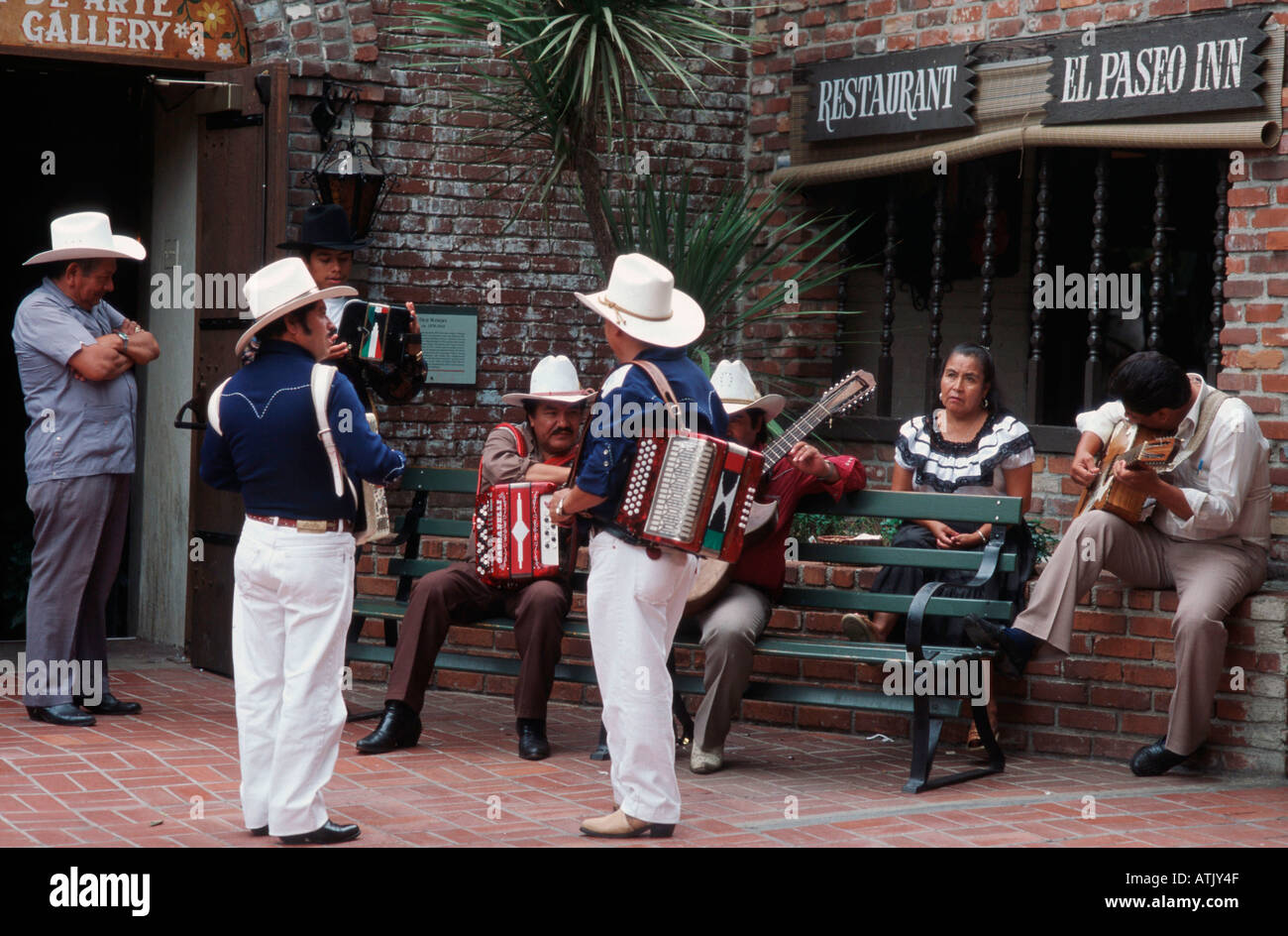 Street musicians / Los Angeles Stock Photo - Alamy