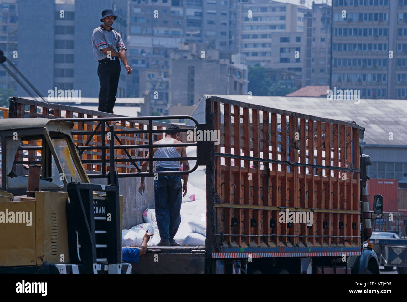 Dock workers busy port hi-res stock photography and images - Alamy