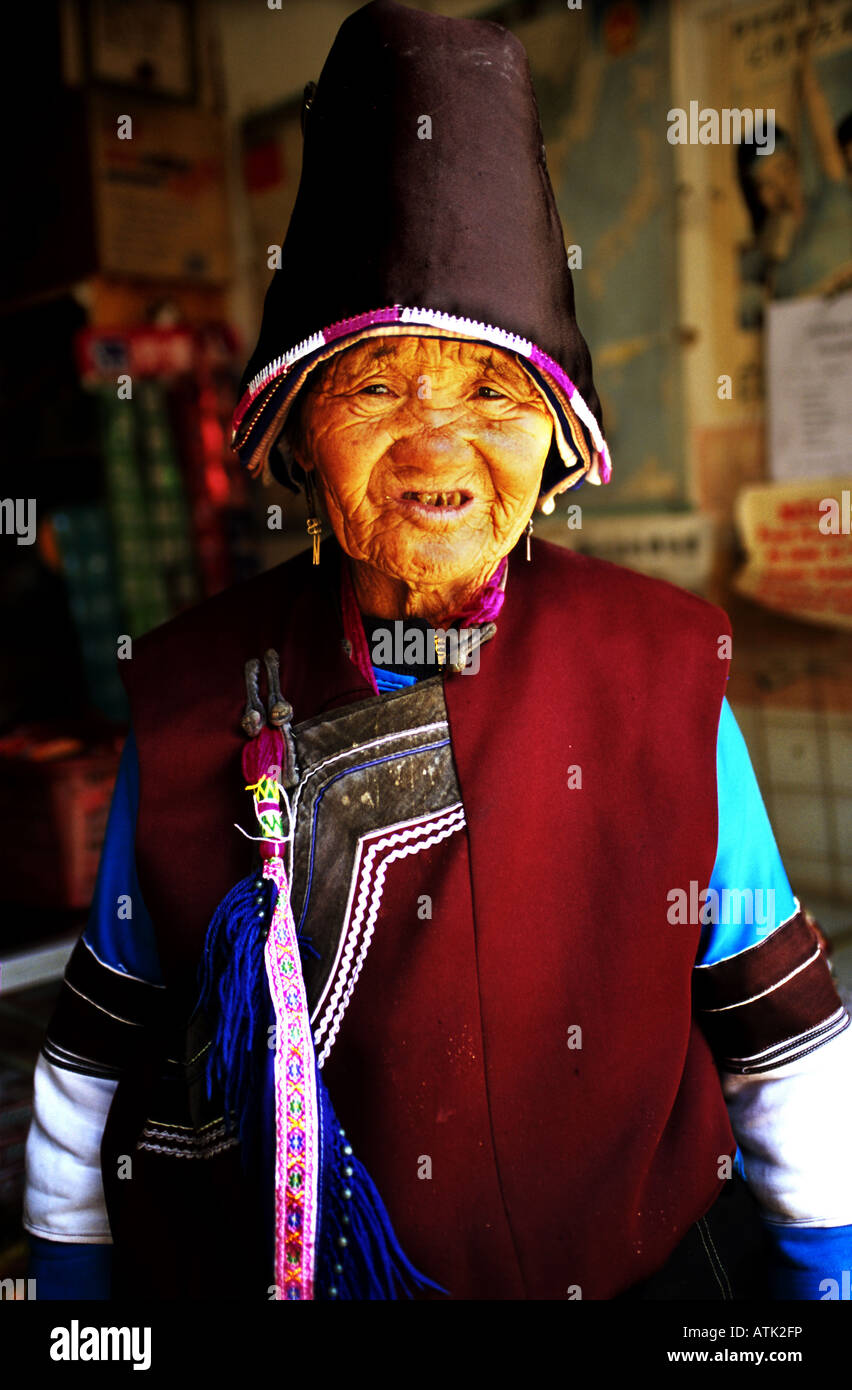 Naxi tribe hi-res stock photography and images - Alamy