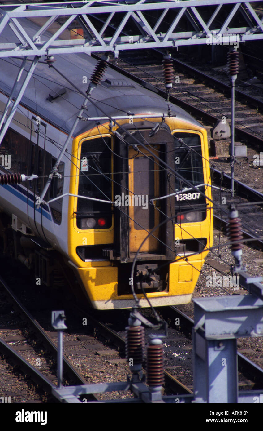 Leeds railway station skyline hi-res stock photography and images - Alamy