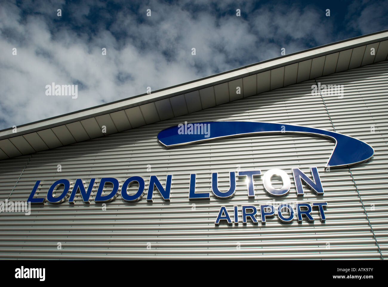 Airport Control Tower Luton Airport High Resolution Stock Photography ...