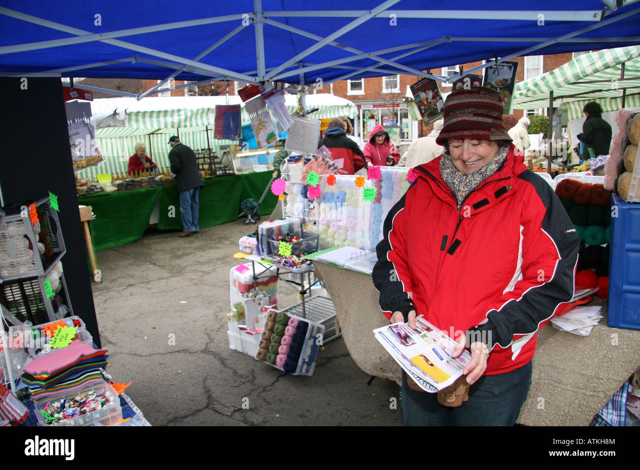 Wrapped well hi-res stock photography and images - Alamy