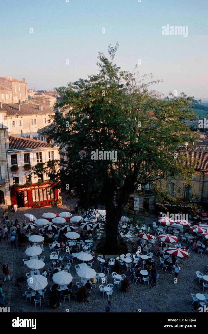 Pavement Cafe At Saint Emilion High Resolution Stock Photography and ...