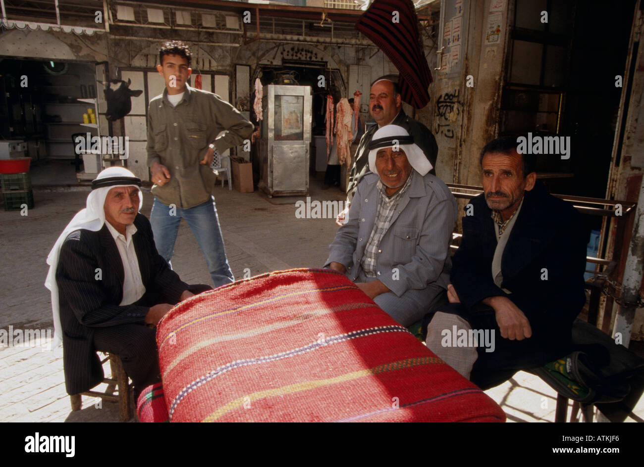 Palestinian in traditional clothing hi-res stock photography and images ...