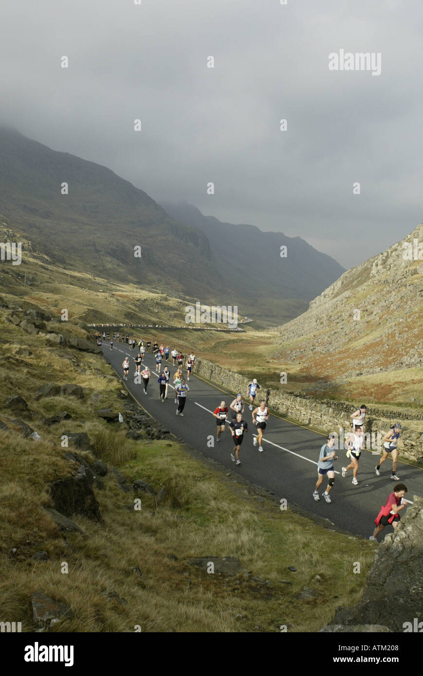 Runners compete in the great north run hi-res stock photography and ...