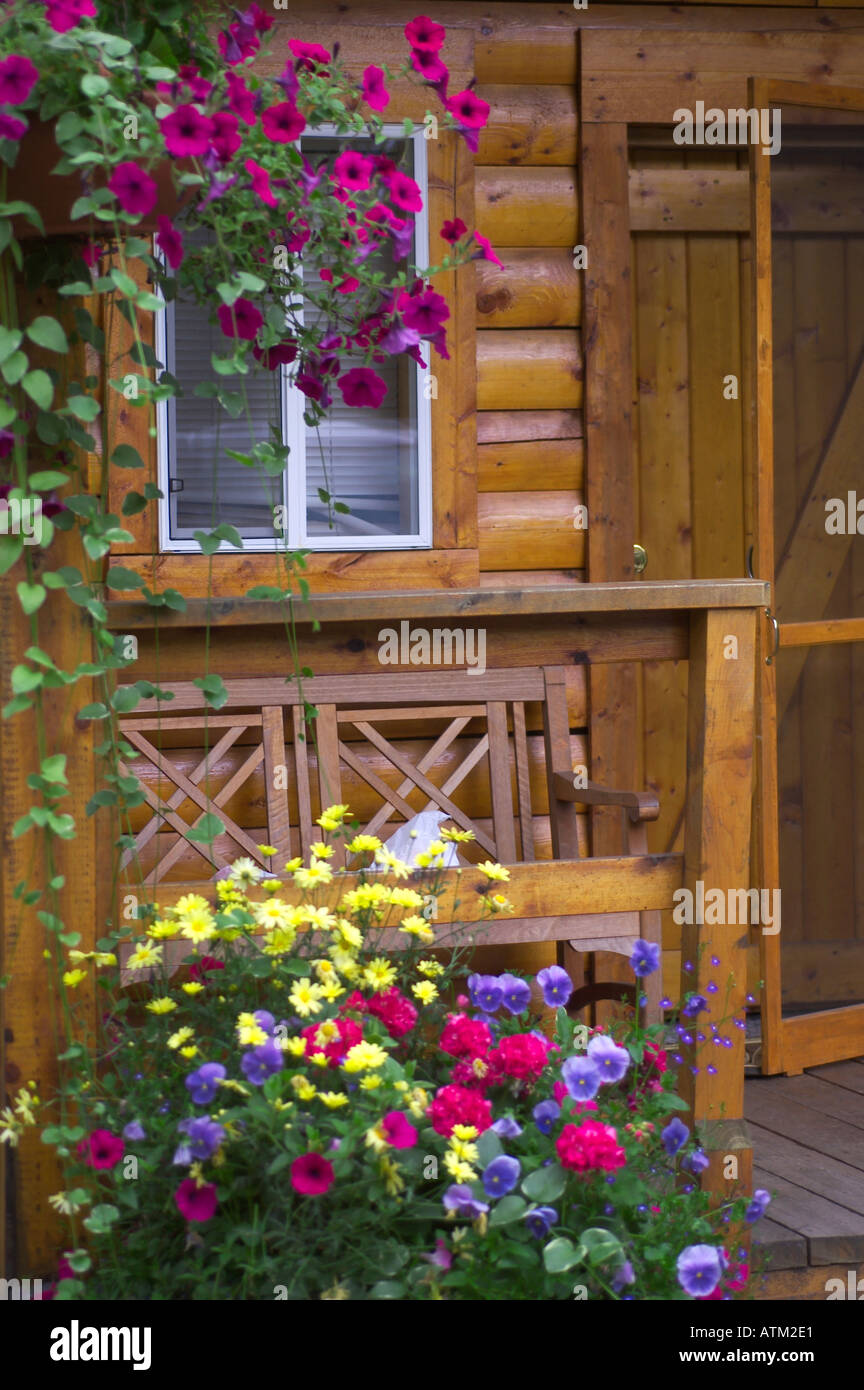 log cabin Alaska Stock Photo - Alamy