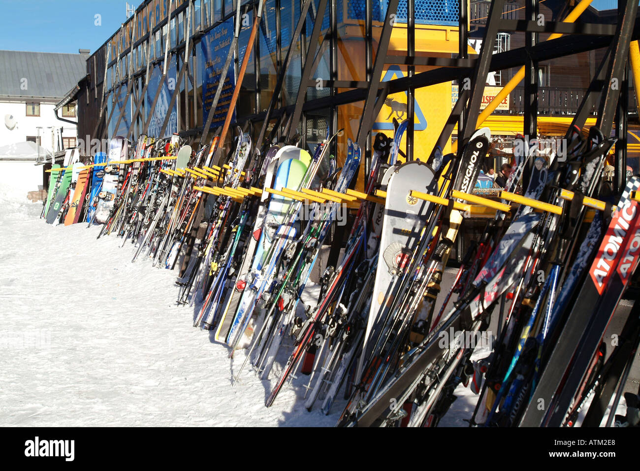 Skis propped up hi-res stock photography and images - Alamy
