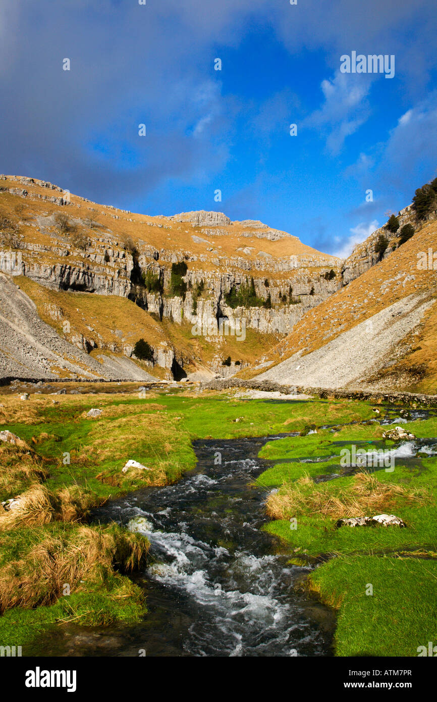 Malhamdale hi-res stock photography and images - Alamy