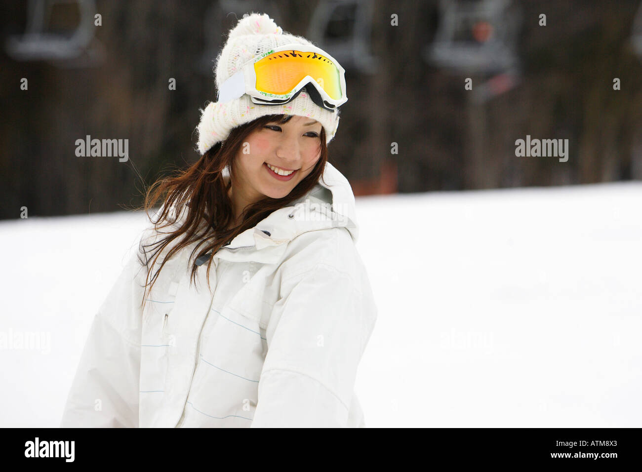 Asian female snowboarder hi-res stock photography and images - Alamy