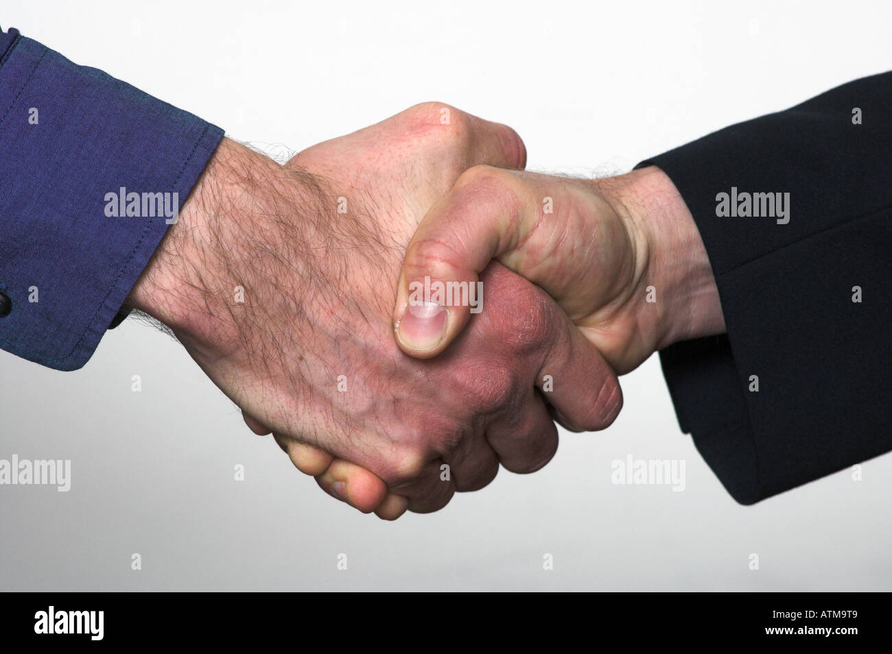 Hands shake hi-res stock photography and images - Alamy