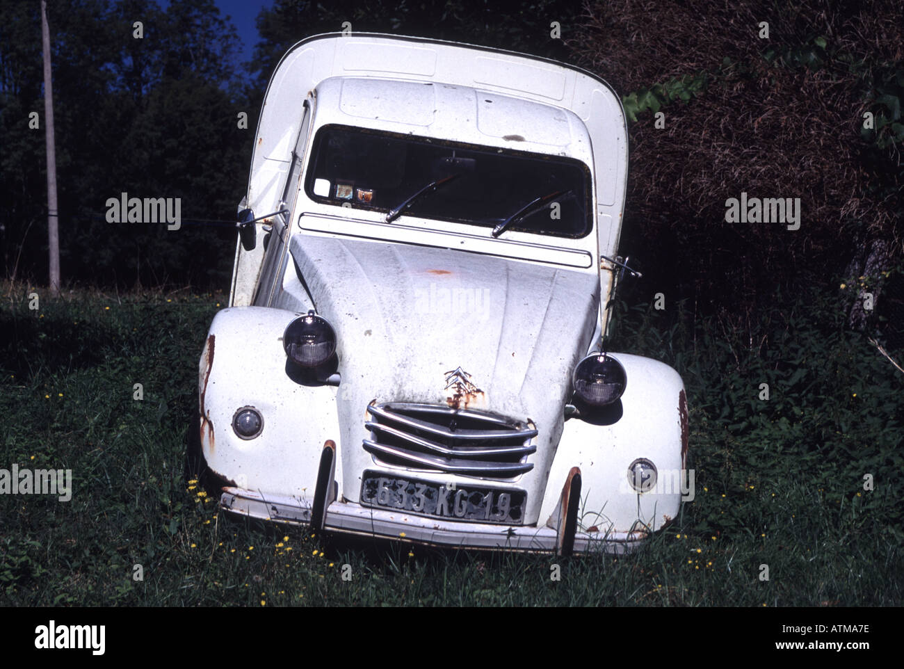 Citroen 2cv van hi-res stock photography and images - Alamy