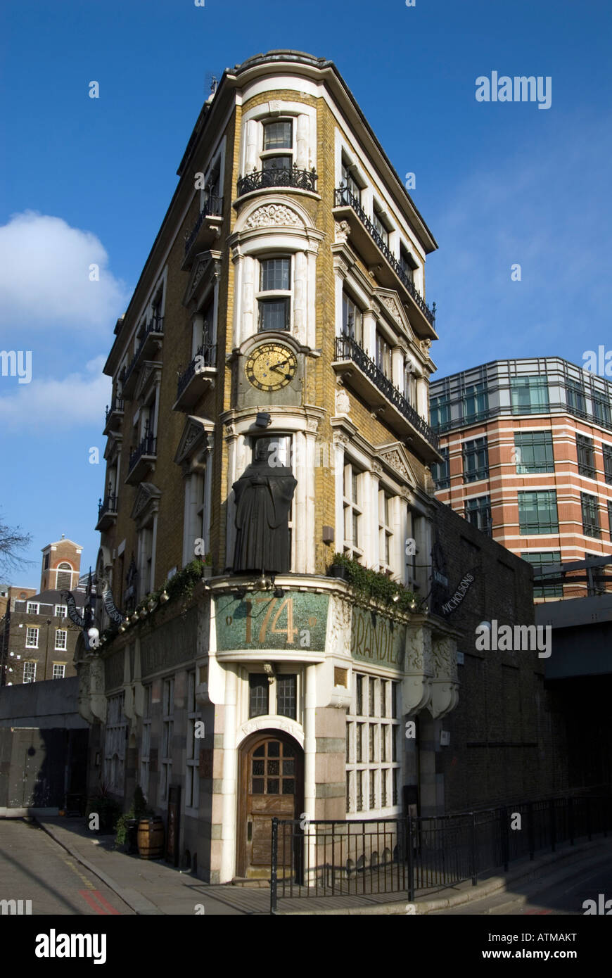 Blackfriars pub hi-res stock photography and images - Alamy