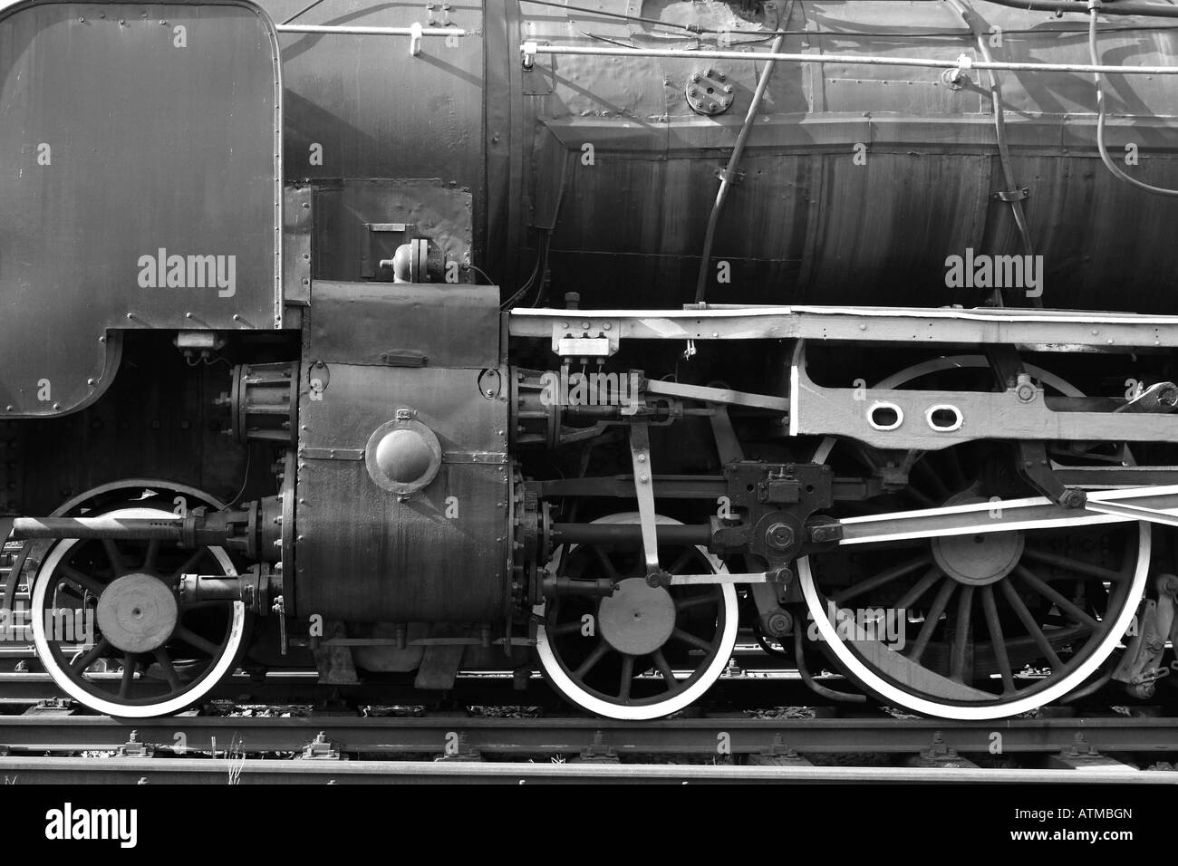 Steam engine steel wheels and propulsion mechanism Stock Photo - Alamy